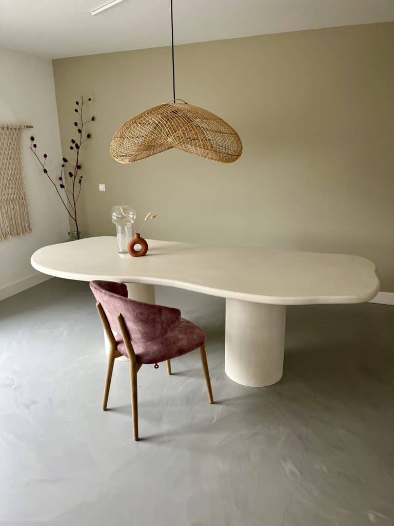 Betonlook Mortex Eettafel Cloud + 2 Ronde Poten - Lok Living